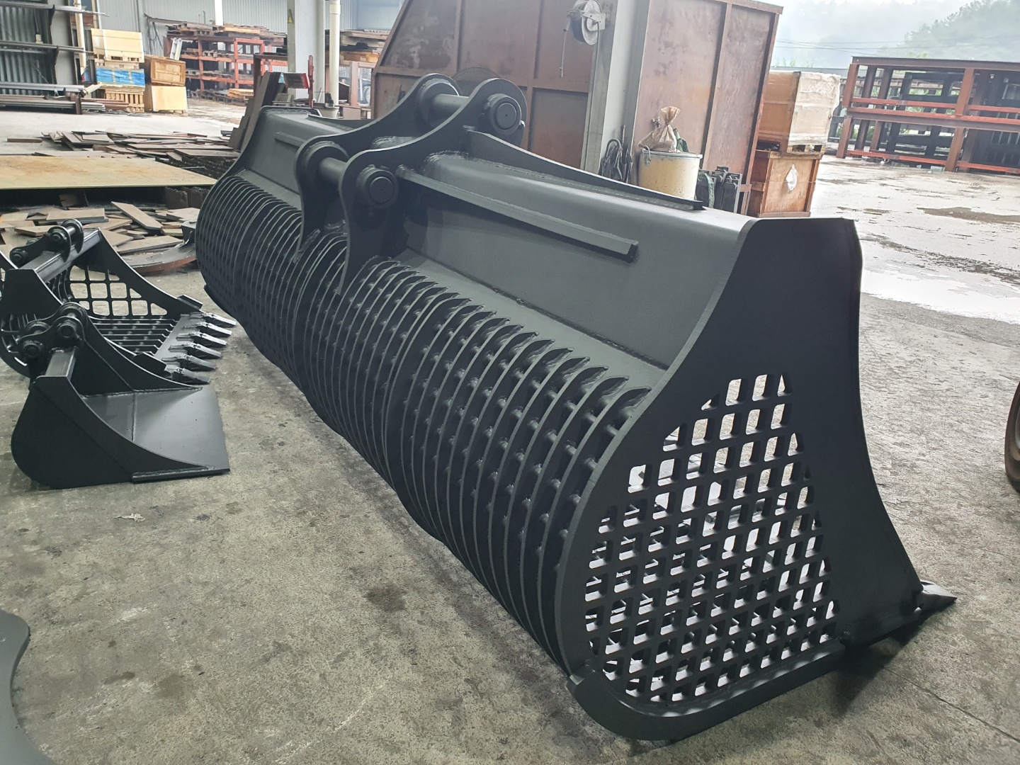 Wide Excavator Bucket - MUHRAK محراك